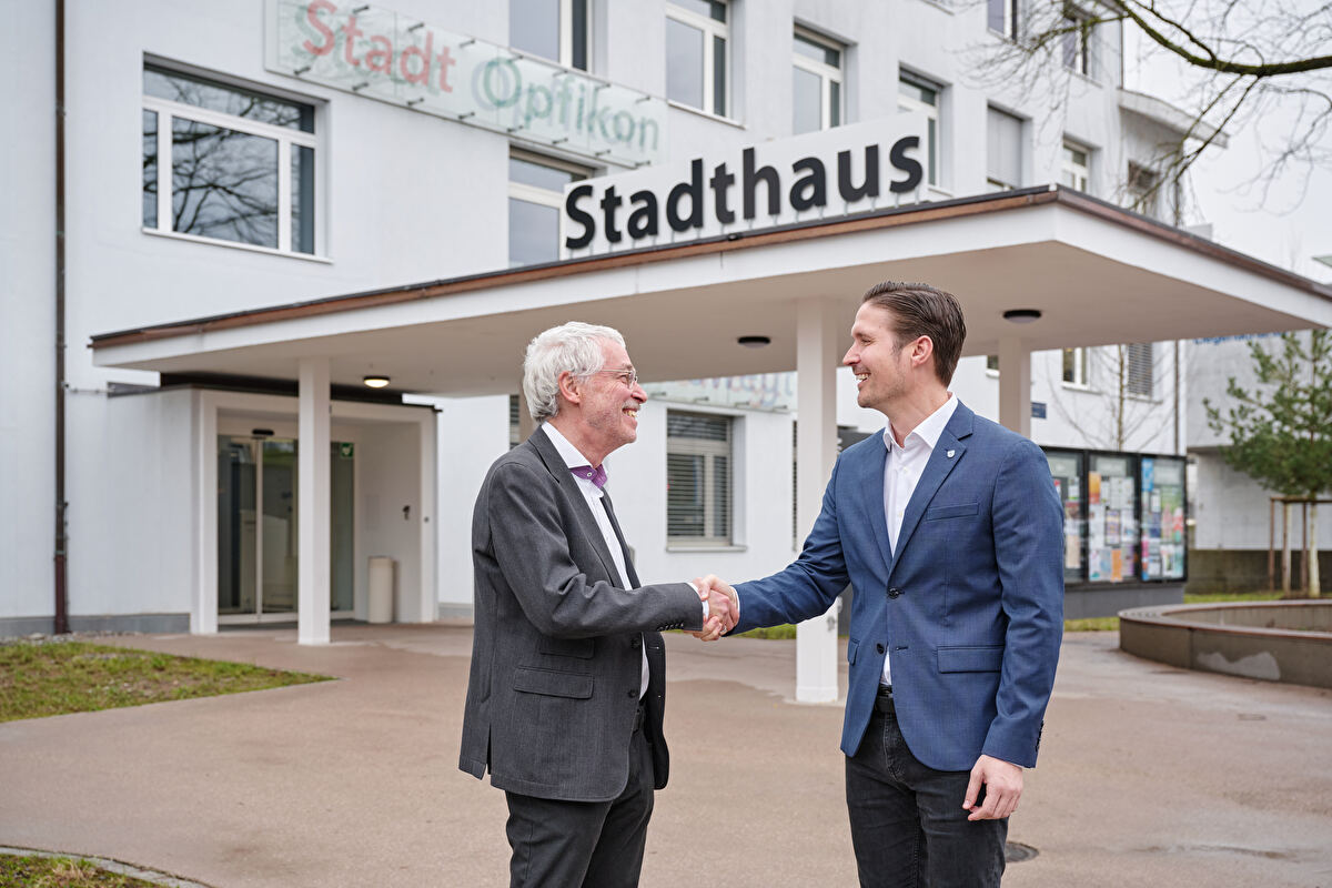 Stadt Opfikon - Medienmitteilung: Amtsübergabe Stadtschreiber